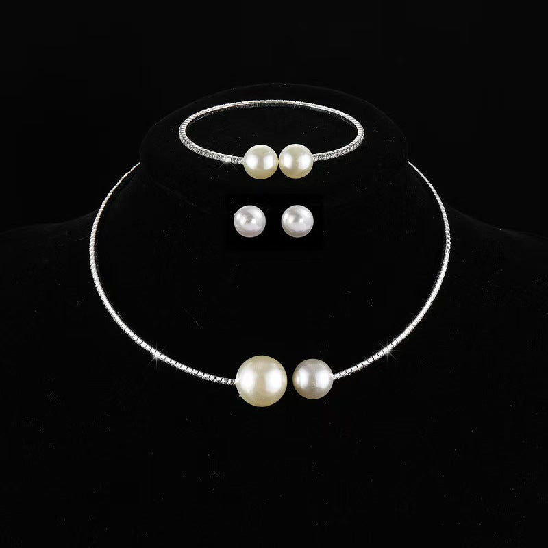 UNI-11960 - Pearly Diamonds Neck Round Silver - Jewelry Set – AB Wholesale
